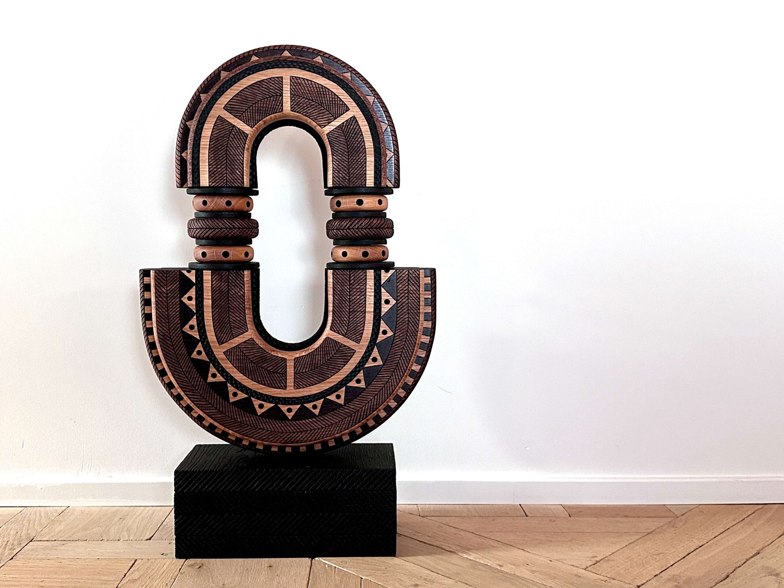 Lucas Castex - Collier en chêne. Pièce unique - Pascale Vilain